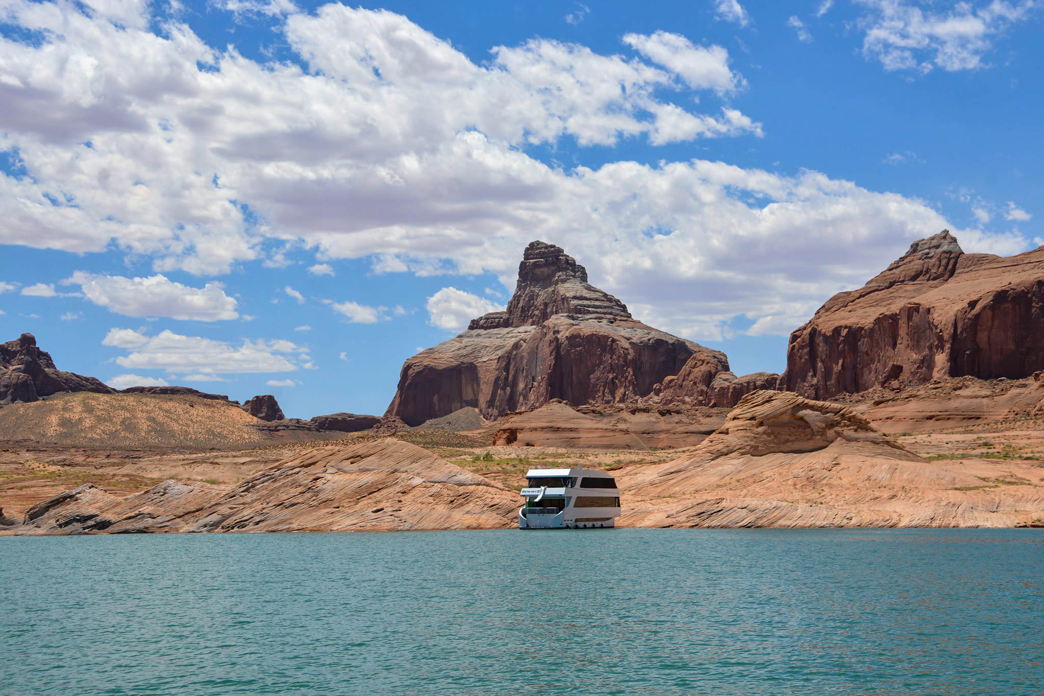Your Own Floating Hotel on Lake Powell - The Legacy Untold